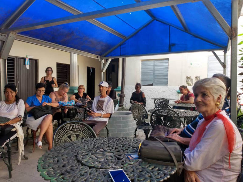 Café con verso, nueva propuesta literaria en Holguín