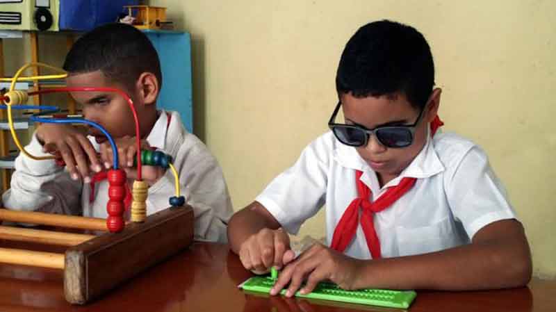 Docentes holguineros celebraron 61 años de la Educación Especial en Cuba