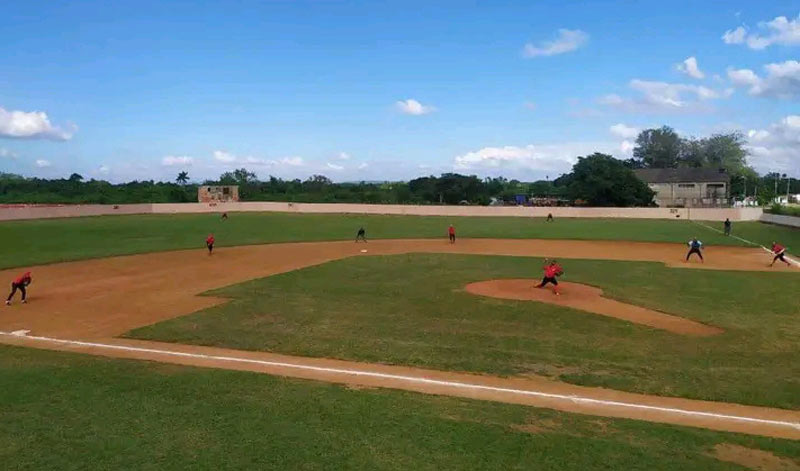 Colosos a una victoria de su primer título