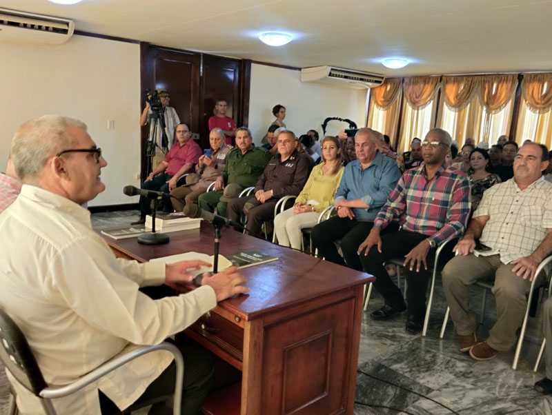 Presentan en Holguín las Obras Escogidas de Raúl Castro